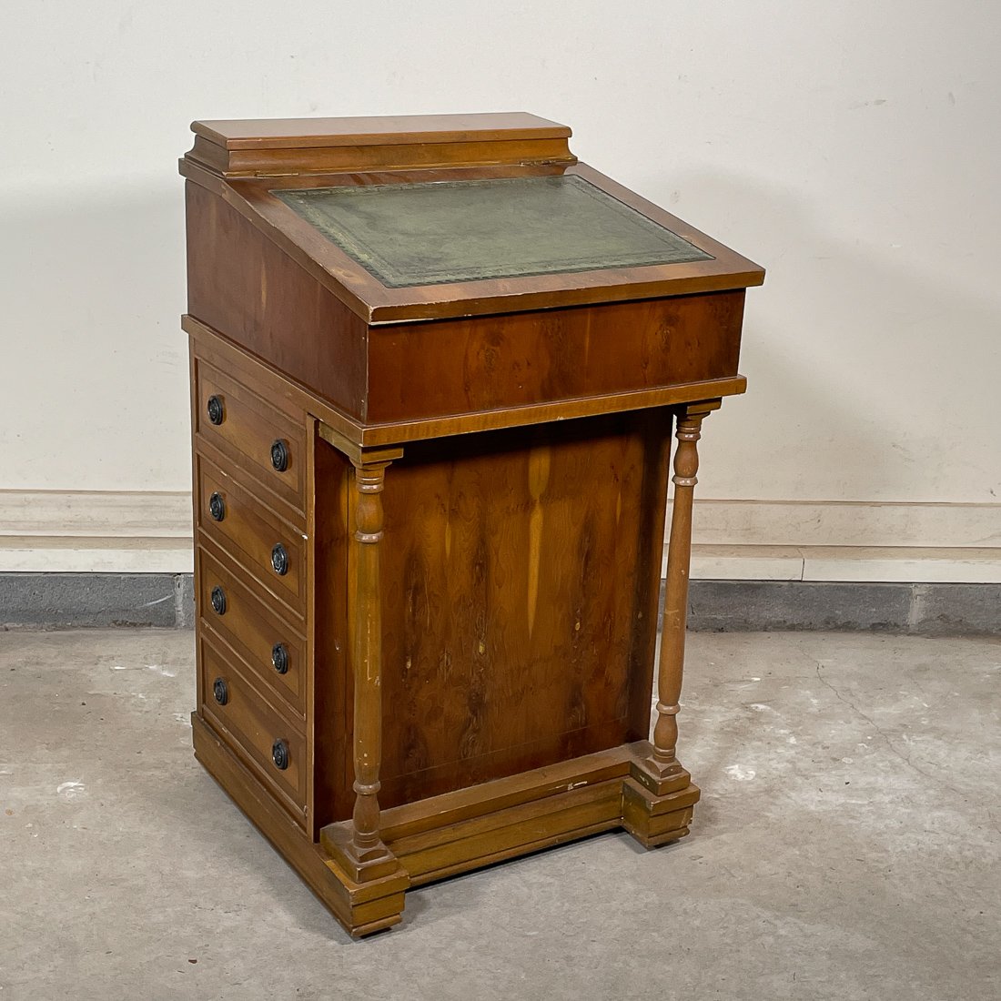 DAVENPORT DESK