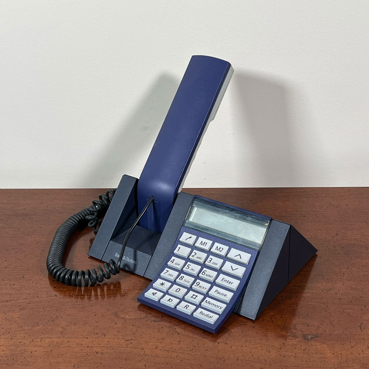 BANG & OLUFSEN TABLE PHONE