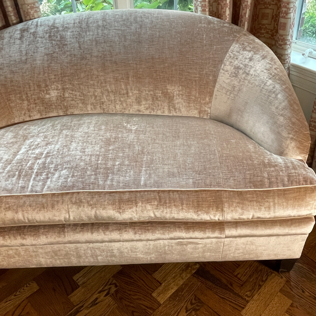 ROMAN THOMAS VELVET SETTEE